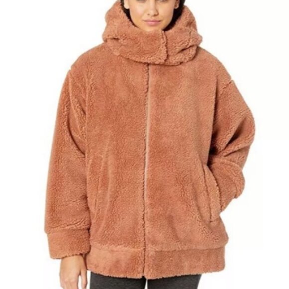 ALO Yoga | Jackets & Coats | Alo Yoga Womens Brown Norte Sherpa ...